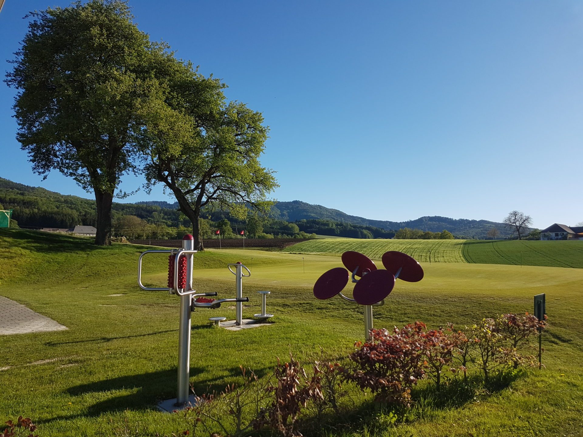 Platz und Clubhaus - Golf Regau